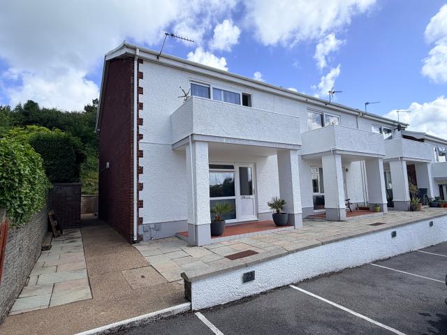 Apartment at Plunch Lane, Mumbles
