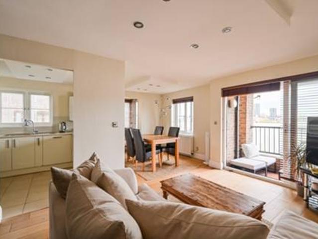 Apartment at Plymouth Wharf, Greater London