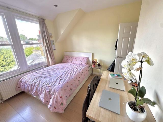 Apartment at Plympton Road, Greater London
