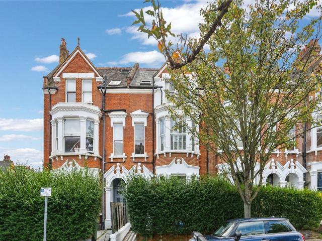 Apartment at Plympton Road, Greater London