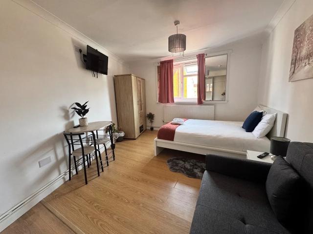 Apartment at Plaistow Lane, Greater London