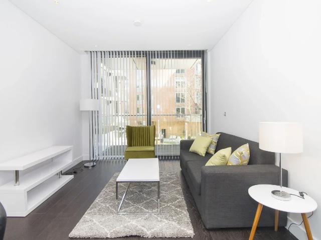 Apartment at Plaza Gardens, Greater London