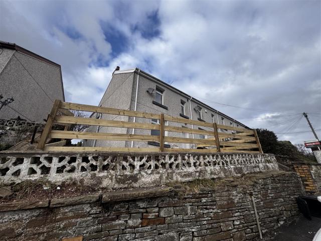 Apartment at Pleasant View, Treharris