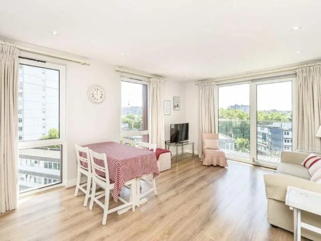 Apartment at Plough Road, Greater London