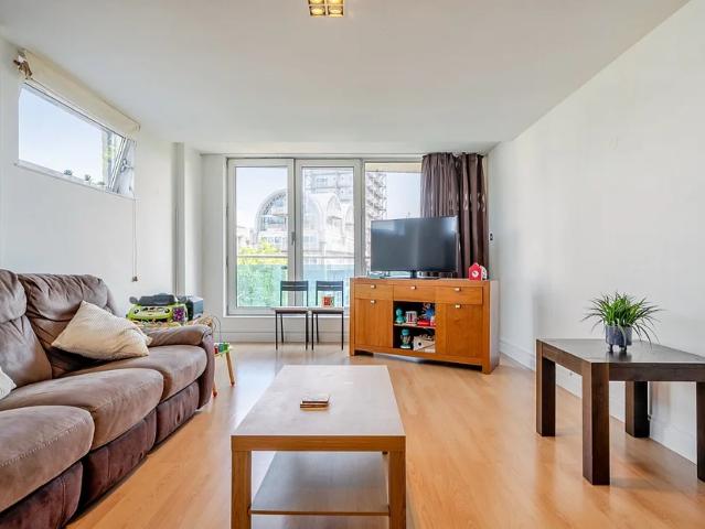 Apartment at Plough Way, Greater London