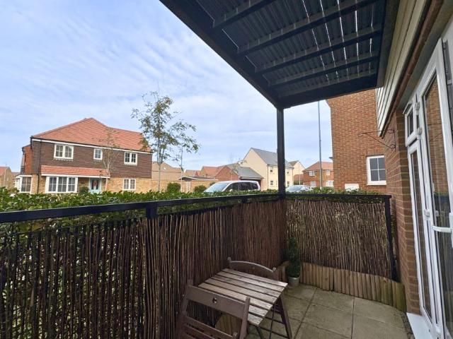 Apartment at Plover Avenue, Ashford