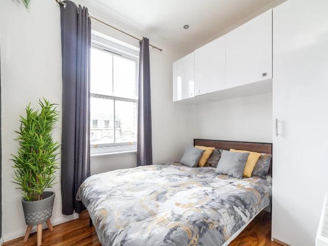 Apartment at Praed Street, City of Westminster