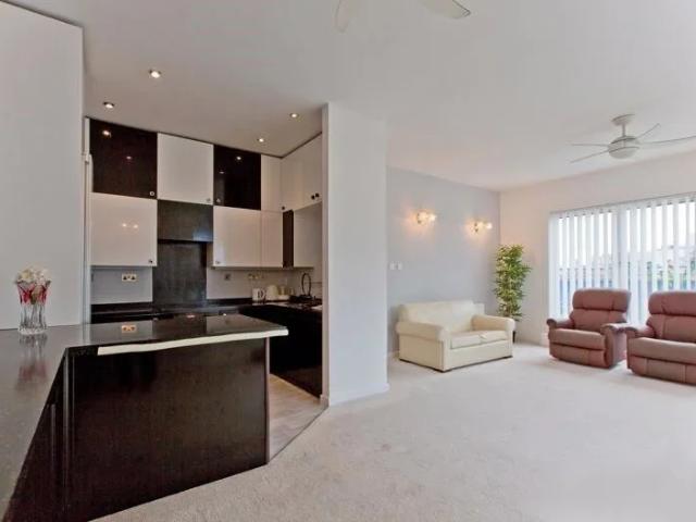 Apartment at Premiere Place, Greater London