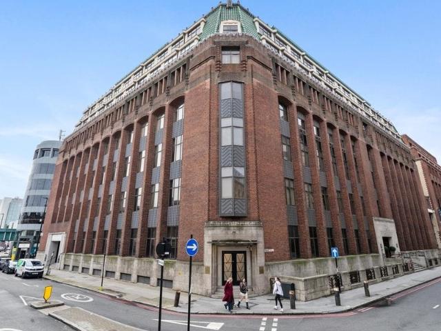 Apartment at Prescot Street, Greater London