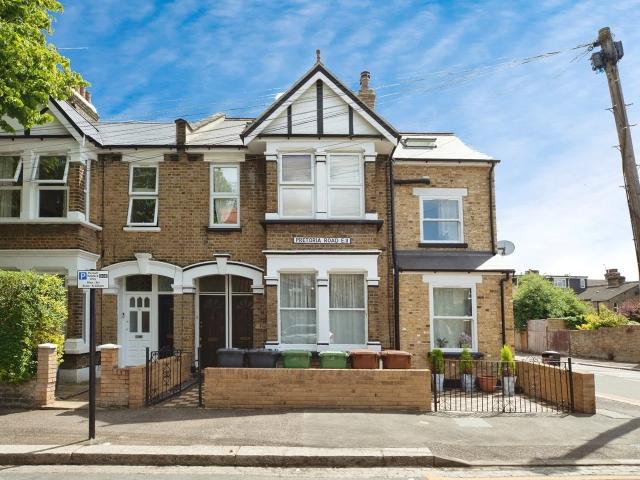 Apartment at Pretoria Road, Greater London
