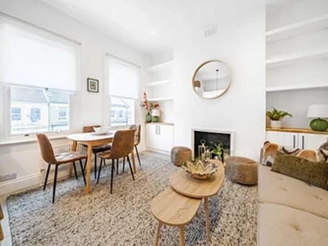Apartment at Prideaux Road, Greater London