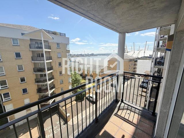 Apartment at Prime Meridian Walk, Greater London