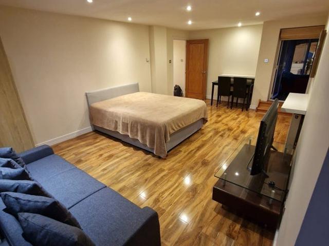 Room at Prime Meridian Walk, Greater London