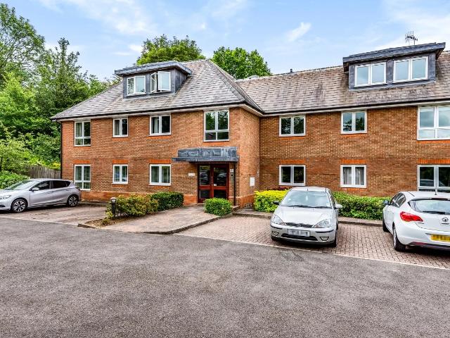 Apartment at Primrose Court, Guildford