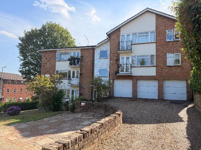 Apartment at Primrose Hill, Brentwood