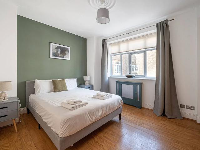 Apartment at Primrose Hill Road, Greater London