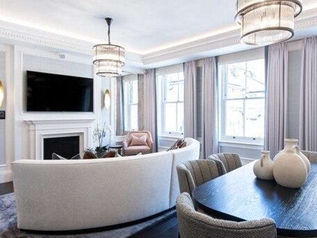 Apartment at Prince of Wales Terrace, Greater London