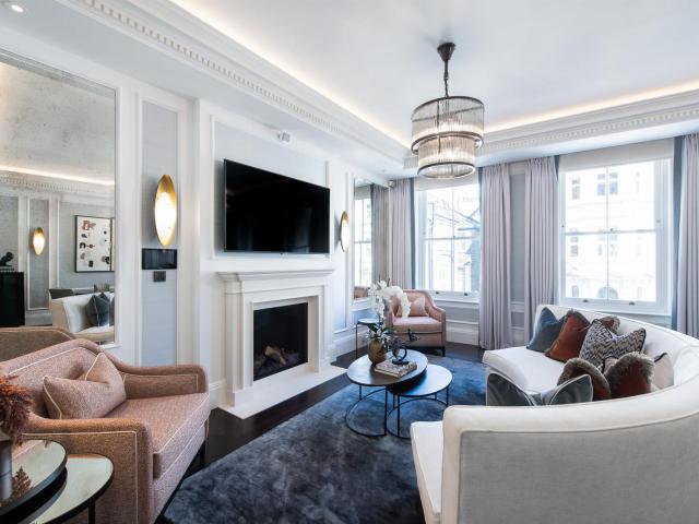 Apartment at Prince of Wales Terrace, Greater London