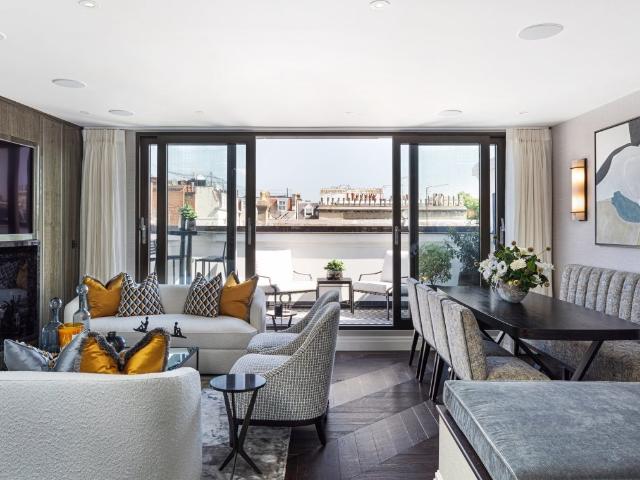 Apartment at Prince of Wales Terrace, Greater London
