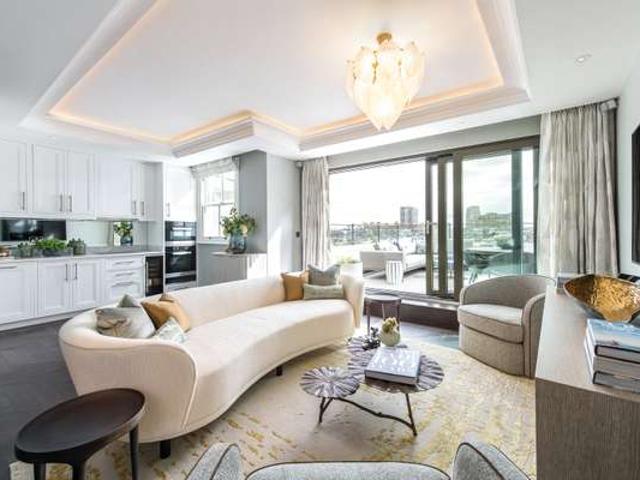 Apartment at Prince of Wales Terrace, Greater London