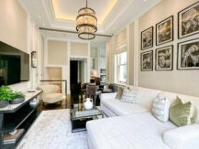 Apartment at Prince of Wales Terrace, Greater London