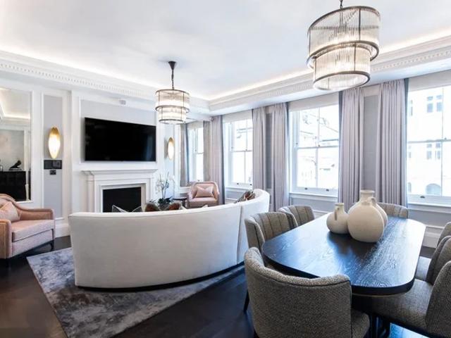 Apartment at Prince of Wales Terrace, Greater London