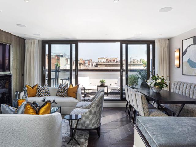 Apartment at Prince of Wales Terrace, Greater London