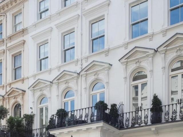 Apartment at Prince of Wales Terrace, Greater London