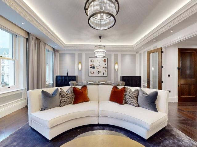 Apartment at Prince of Wales Terrace, Greater London