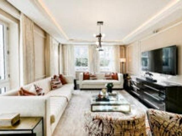 Apartment at Prince of Wales Terrace, Greater London
