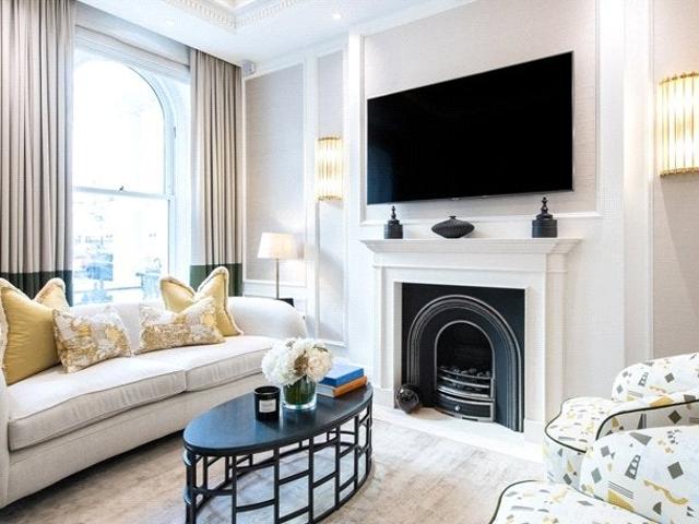 Apartment at Prince of Wales Terrace, Greater London