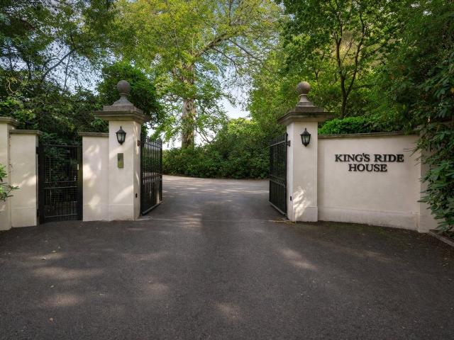 Apartment at Prince Albert Drive, Chavey Down