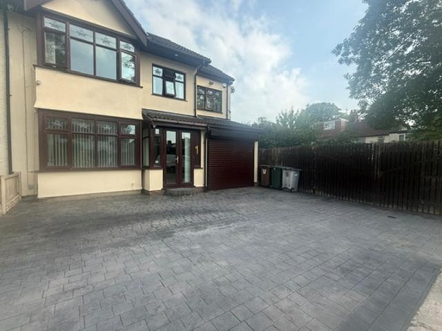 Apartment at Princes Avenue, Bromborough