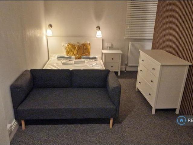 Apartment at Princes Avenue, Hull