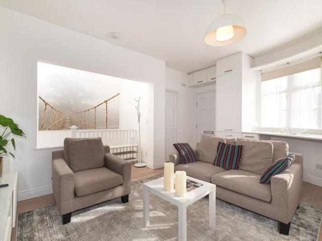 Apartment at Princes Gate, City of Westminster