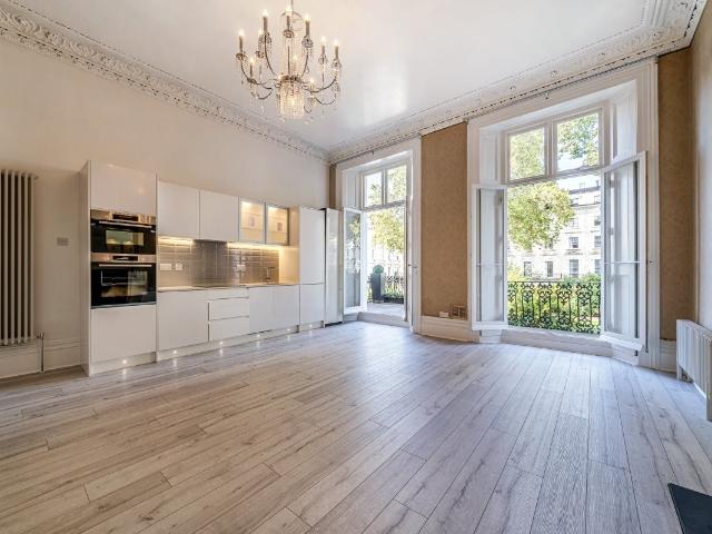 Apartment at Prince's Square, City of Westminster