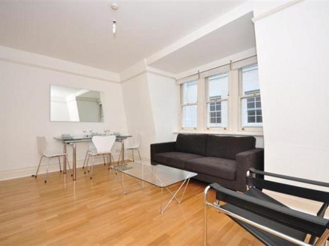 Apartment at Printer's Inn Court, London
