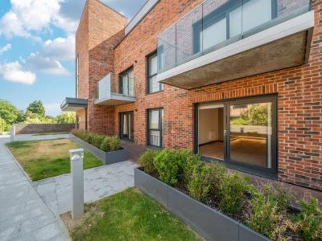 Apartment at Private and only for residents, Peterborough