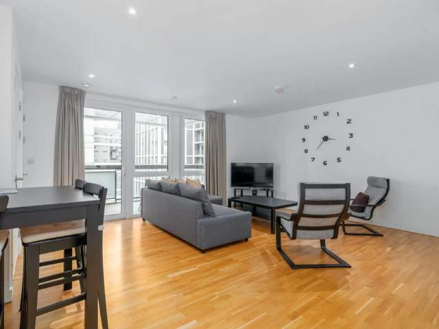 Apartment at Prize Walk, Greater London