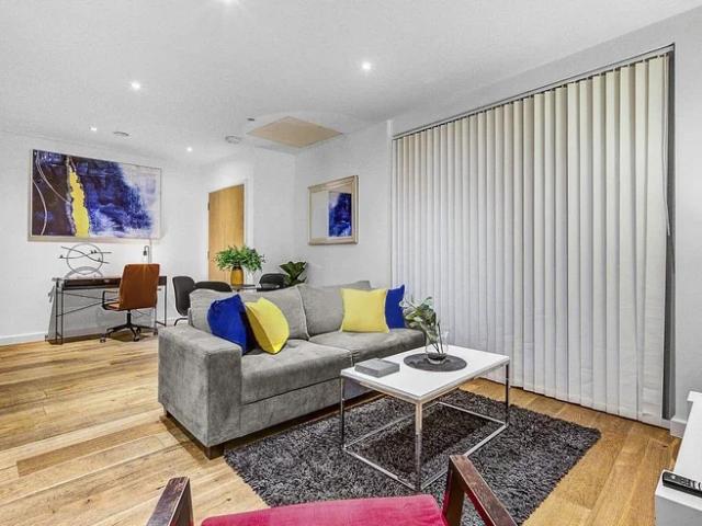 Apartment at Providence Place, Greater London