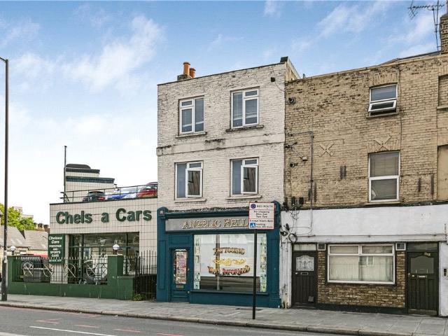Apartment at Putney Bridge Road, Greater London