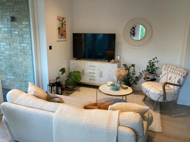 Apartment at Putney Bridge Road, Greater London