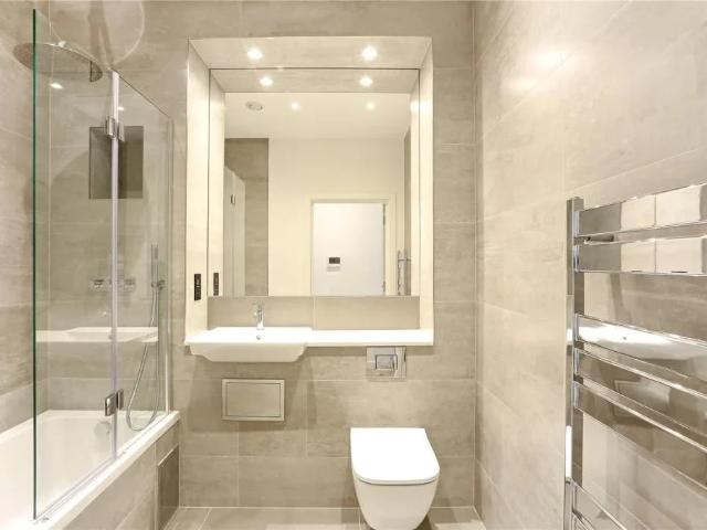 Apartment at Putney Bridge Road, Greater London