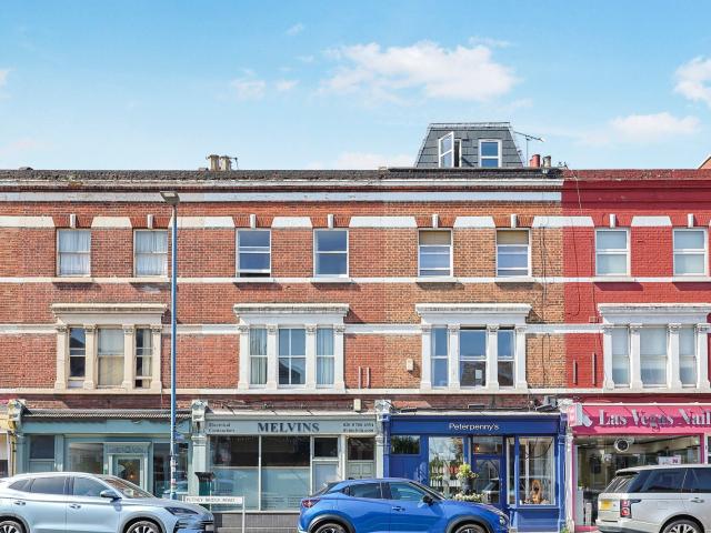 Apartment at Putney Bridge Road, Greater London