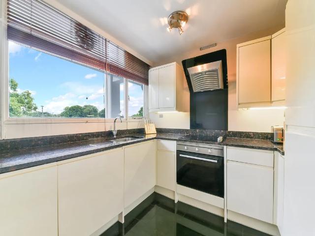 Apartment at Putney Hill, Greater London