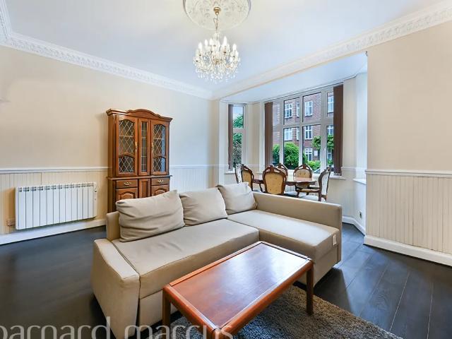 Apartment at Putney Hill, Greater London