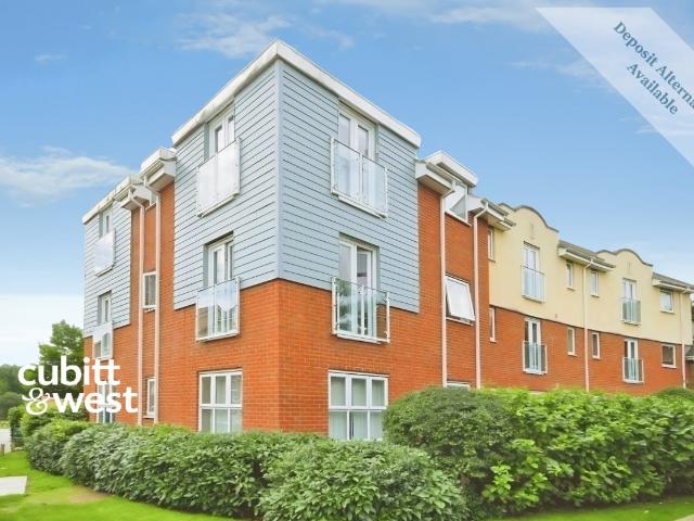 Apartment at Purley Park Road, Greater London