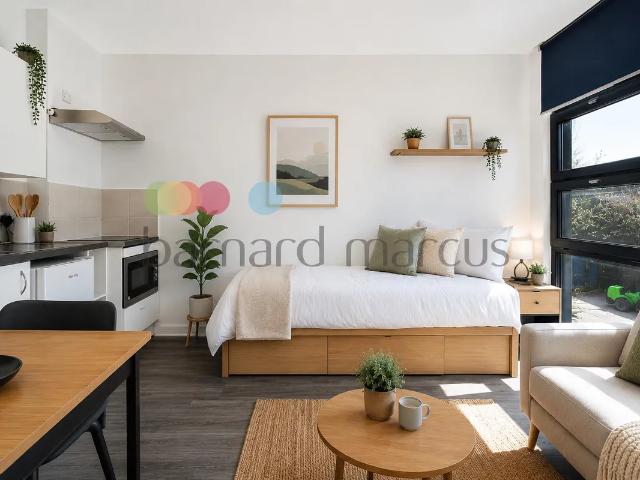 Apartment at Purley Way, Greater London