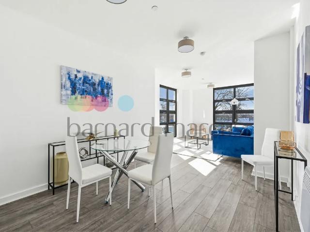 Apartment at Purley Way, Greater London