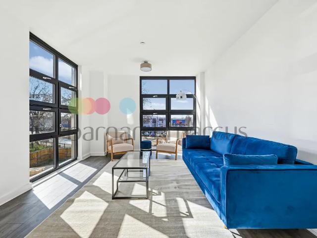 Apartment at Purley Way, Greater London